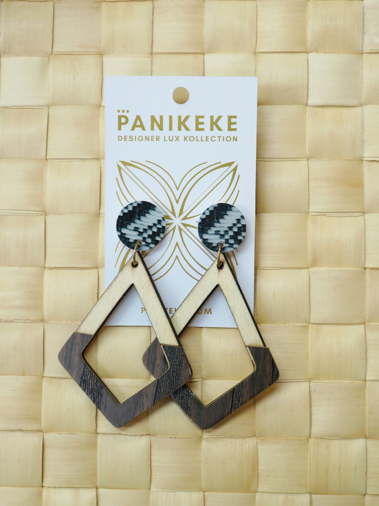 PANI LUX TRIANGLE WOOD DROP – Panikeke